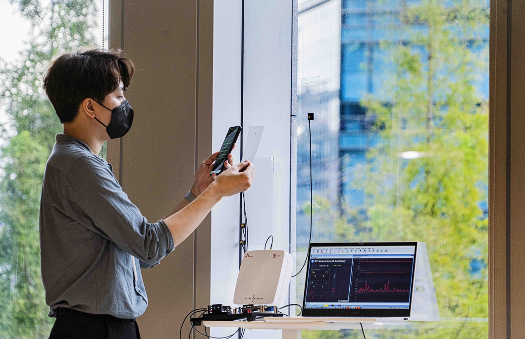 SKT, 투명안테나 및 RIS 기술로 이동통신 기술 진화 선도 – SK텔레콤 뉴스룸