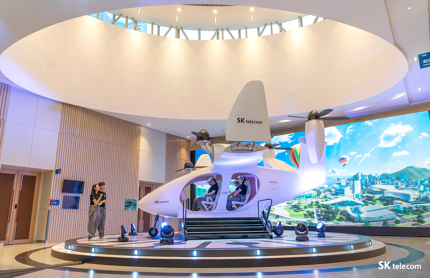 [포토] 부산으로 날아온 UAM 전시, 2030 부산세계박람회 유치 지원한다 – SK텔레콤 뉴스룸