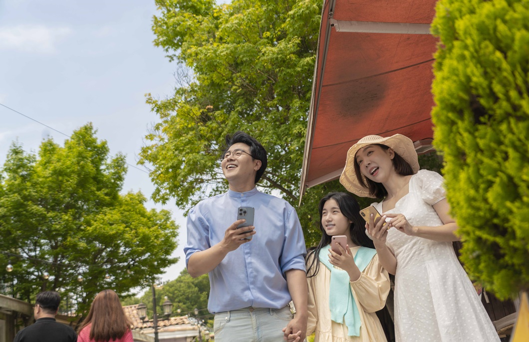 ‘한 명만 가입하면 온 가족이 로밍 해결!’ SKT, ‘가족로밍’ 프로모션 선보인다 – SK텔레콤 뉴스룸