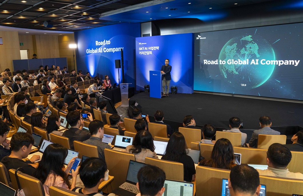 SKT, 자강·협력의 AI 피라미드 전략으로 ‘글로벌 AI 기업’ 도약할 것 – SK텔레콤 뉴스룸