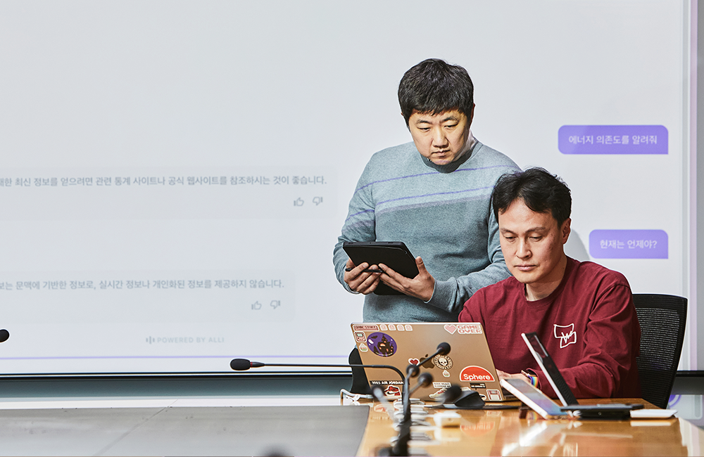 “맞춤형 챗봇 직접 만들고 이용까지” SKT B2B 생성형 AI 플랫폼 ‘엔터프라이즈 AI 마켓’ – SK텔레콤 뉴스룸