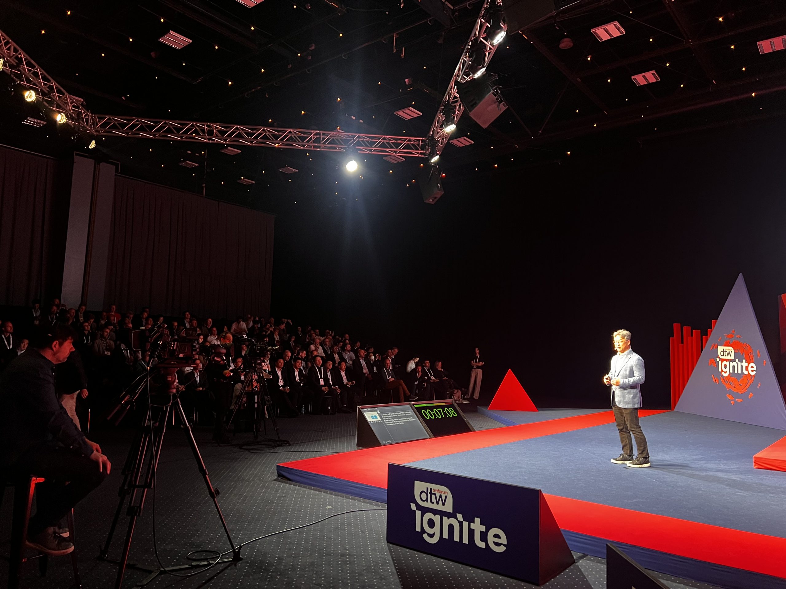 SKT 유영상 CEO, “글로벌 통신동맹 ‘원팀’으로 AI 혁신의 길 열어갈 것” – SK텔레콤 뉴스룸