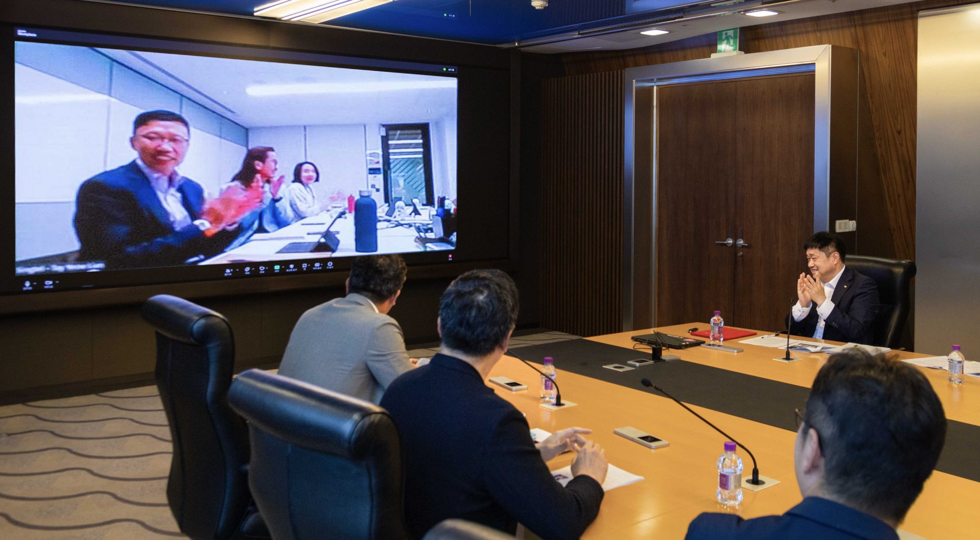 SKT, 싱텔과 네트워크 기술 협력 MOU 글로벌 통신사들과 협력해 AI 혁신 가속화 – SK텔레콤 뉴스룸