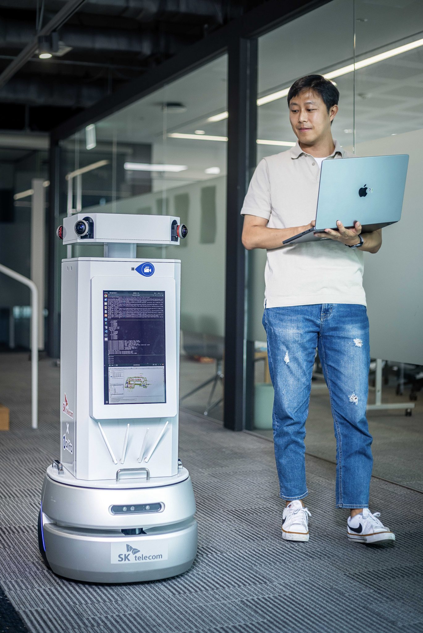 SKT, 텔코 에지 AI 기반 자율주행 로봇 기술 실증 – SK텔레콤 뉴스룸