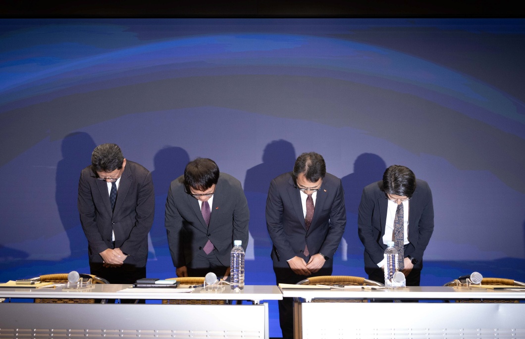 SKT 유영상 CEO, 고객 보호 위한 추가 조치 발표 “전국 2,600여개 T월드 매장에서 신규 가입자 모집 중단” – SK텔레콤 뉴스룸